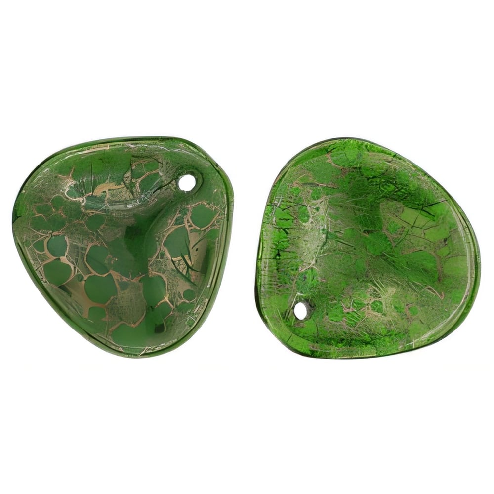 Czech Rose Petals 14 x 13mm Milky Emerald - Moon Dust (25pcs ...