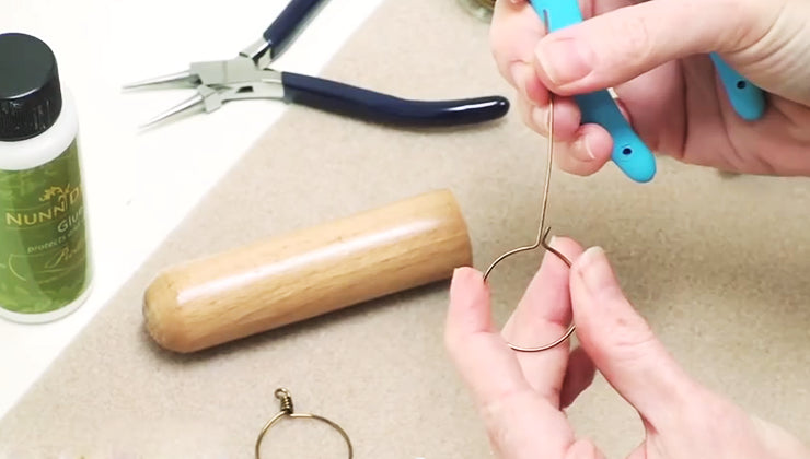 How to Make a Wire Wrapped Frame — Beadaholique