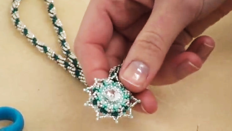 How to Weave a Basic Beaded Bezel — Beadaholique