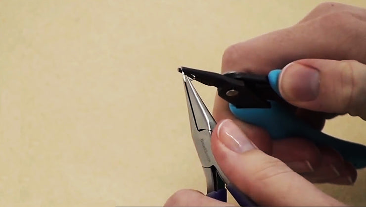 How to Use Triangle Jump Rings — Beadaholique