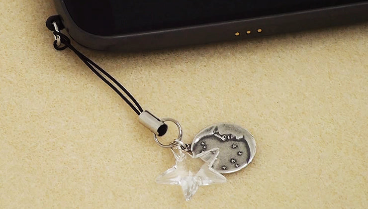 How to Use a Smartphone Cell Charm Audio Jack Adapter Plug — Beadaholique