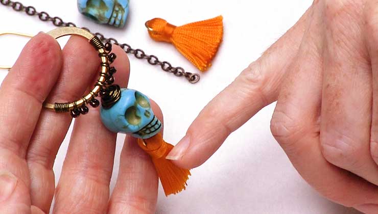 How to Make the Wire Wrapped Skull Earrings — Beadaholique